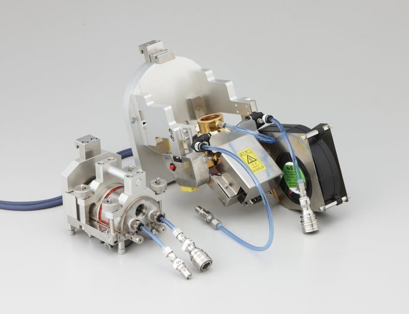 Reactor X high temperature attachment for reactive gases